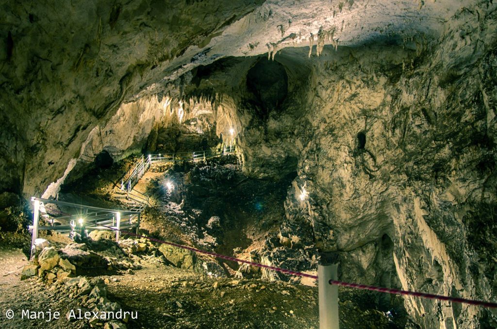 Catedrala gotică a Bihorului – Peștera Meziad - România Turistică - ROMTUR